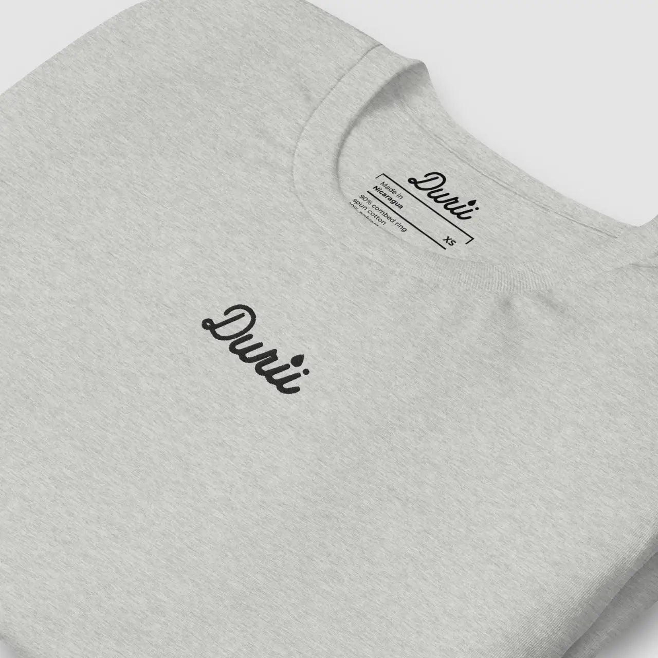 Camiseta bordada «Durii en hilo» | Durii Editorial
